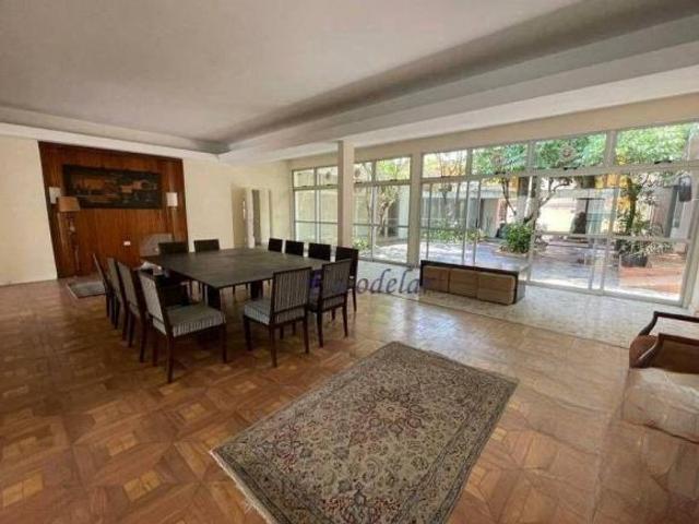 Casa com 4 suítes, à venda, 750 m² Moema perto parque das bicicletas
