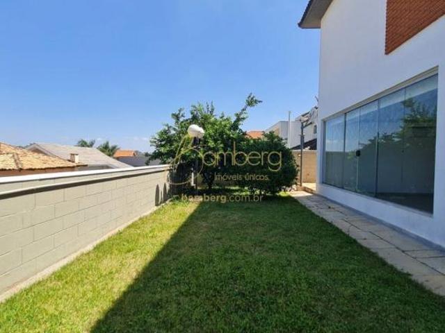 Casa com 4 Suítes com 10 vagas em Alphaville