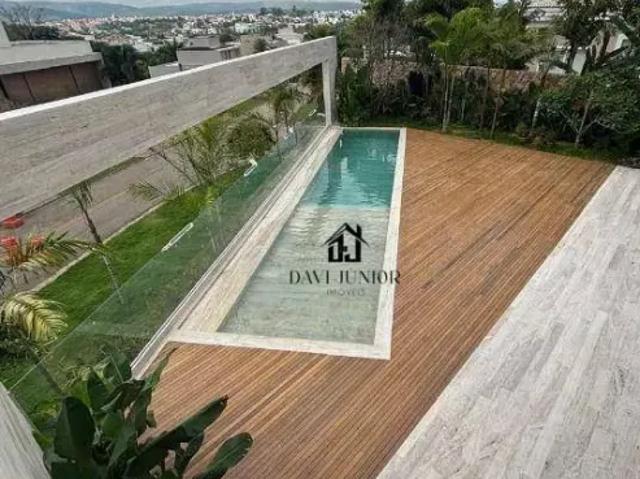 Casa com 4 suites com closet e varanda à venda, 677 m² por R$ 8.900.000 Alphaville Nova Esplanada