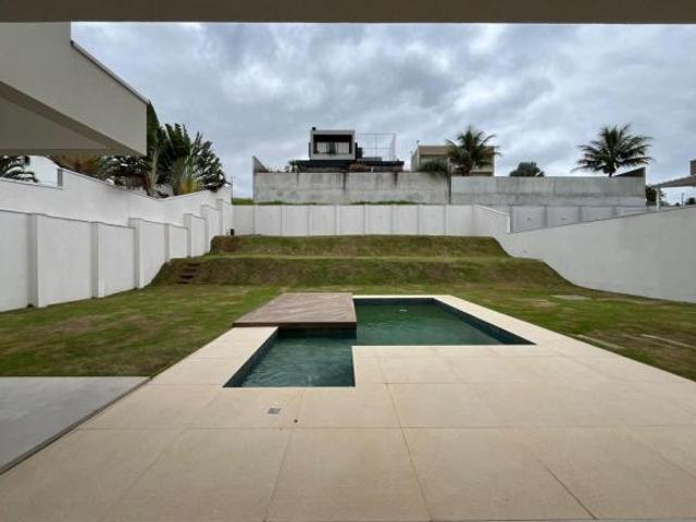 Casa com 4 suítes de alto padrão no Urbanova!