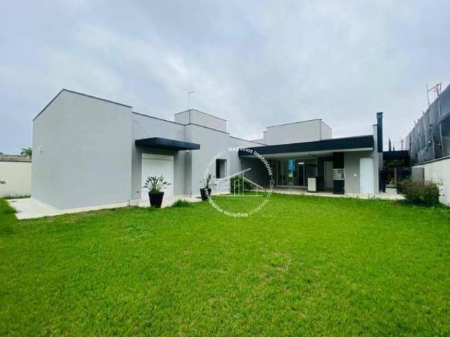 Casa com 4 quartos disponível para venda e alugar no Condomínio Parque Xapada, em Itu!