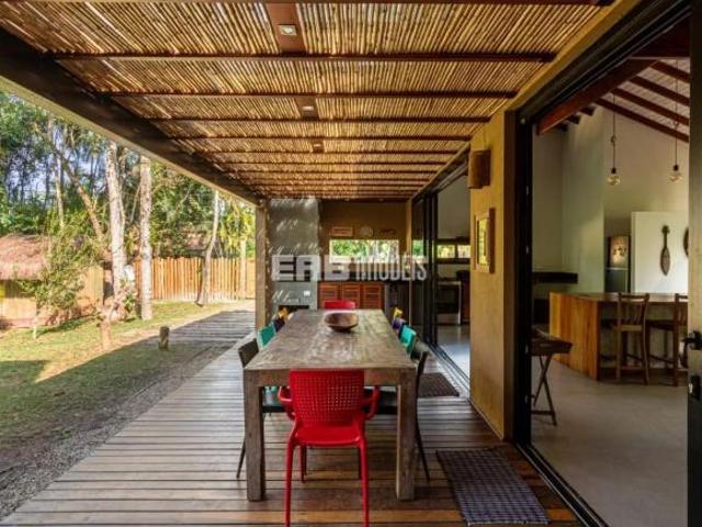 Casa com 4 suítes e ar à venda na praia de Itamambuca
