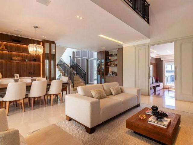 Casa com 4 suítes e lazer completo no Villa Solaia