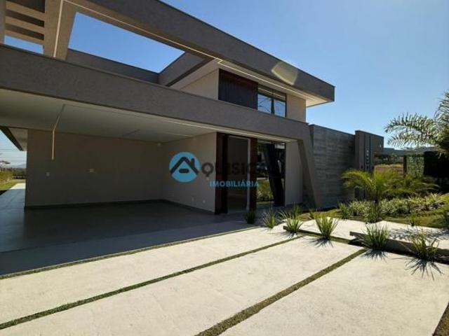 Casa com 4 Suítes e Piscina condominio gran royalle Igarape