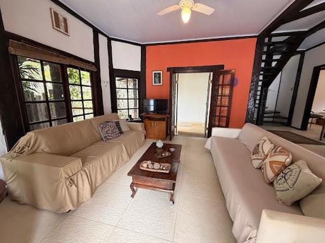 Casa com 4 Suítes e Piscina Privativa na Barra do Sahy