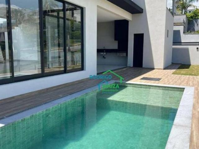 Casa com 4 Suítes e 2 vagas à venda, 350 m² I Condomínio Ithaye, Alphaville Santana de Parnaíba/SP