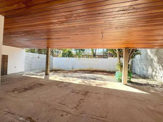 Casa com 4 suítes e 4 vagas no Alto da Boa Vista!