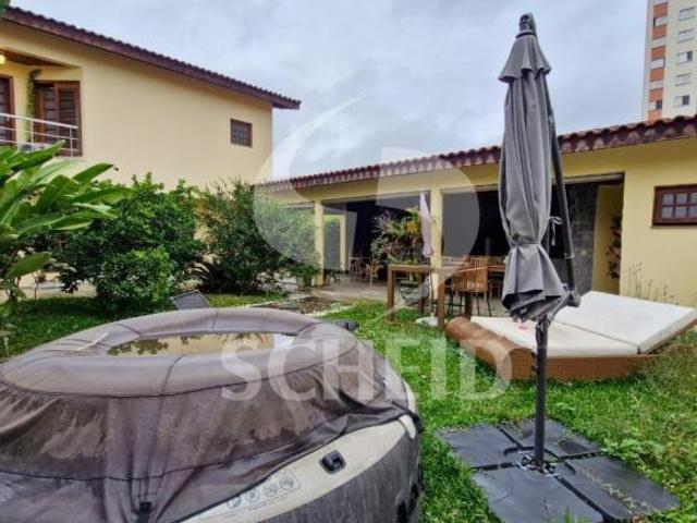 Casa com 4 suítes e 5 vagas de garagem venda na City Campo Grande !