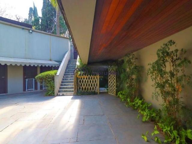 CASA COM 4 SUÍTES E 6 VAGAS NO MORUMBI!