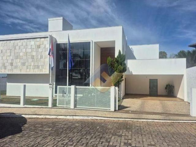 Casa com 4 Quartos, área de Lazer Completa à venda no Lago Sul Solar de Brasília