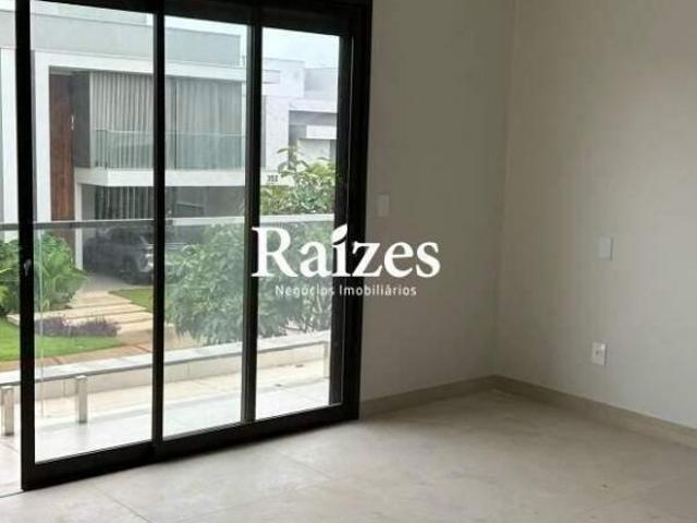 Casa com 4 suítes em condomínio fechado no Cyrela dos Ipês