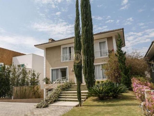Casa com 4 suítes em condomínio fechado no Pilarzi