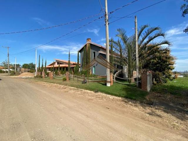 Casa com 4 suítes em condomínio fechado na cidade de Porangaba, aceita permuta