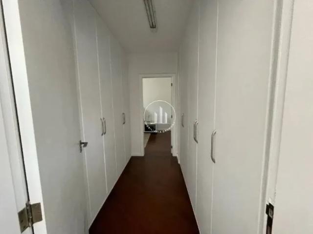 Casa com 4 suítes em Jurerê Internacional