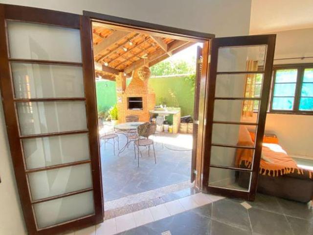 Casa com 4 suítes mais edícula MARESIAS 420 mts
