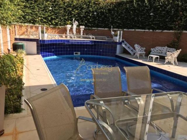 Casa com 4 suítes na Vila Sônia