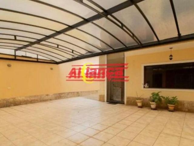 CASA COM 4 SUITES NO MAIA, CONFORTAVEL