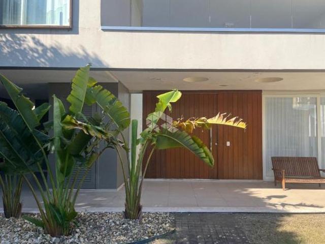 Casa com 4 Suítes no Porto Coronado em Atlântida