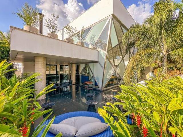 Casa para venda com 4 suítes no QUINTA DAS LARANJEIRAS