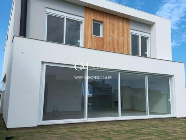 Casa com 4 suítes no Reserva das Águas em Torres RS