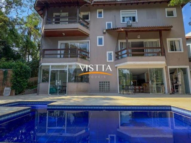 Casa com 4 suites, PIscina Aquecida e Espaço Gourmet