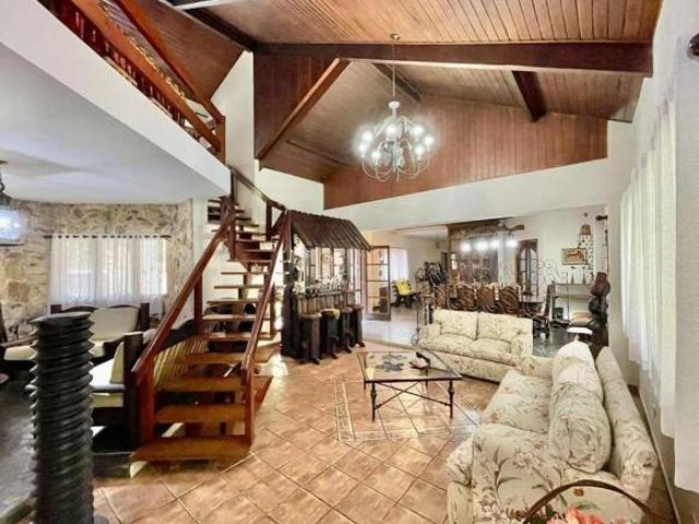 Casa com 4 Suítes, Piscina e Área Gourmet e 2000 m² de Terreno à venda, 428 m² Jardim Colonial