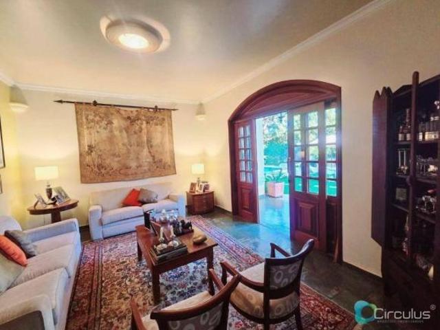 Casa com 4 suítes, piscina, 5 vagas em terreno de 587m2 no Jardim São Luiz