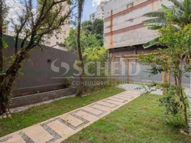 Casa com 4 Suítes Próxima ao Colégio Emilie de Villeneuve