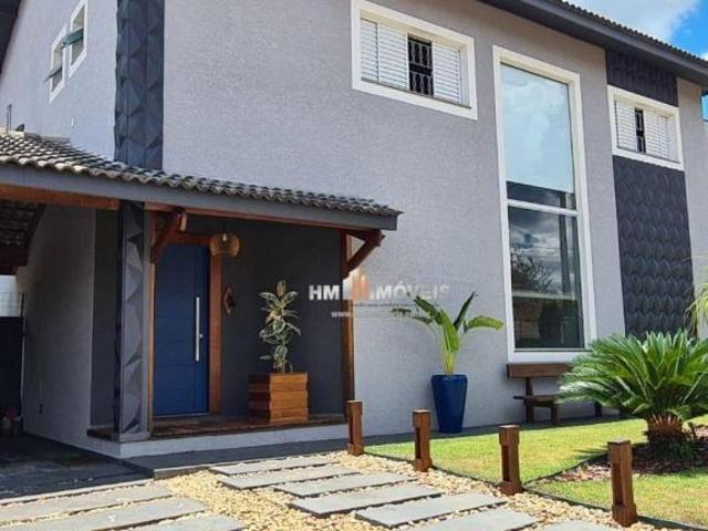 Casa com 4 suítes, sala de estar, jantar, cinema, área gourmet, piscina, ofurô, em condominio, em At