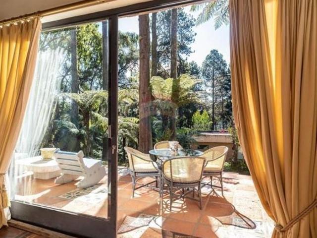CASA COM 4 SUÍTES, SLAS E COZINHA GRANDE, LAZER COMPLETO, CAMPOS DE JORDÃO !