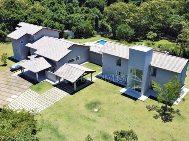 Casa com 4.100m² de terreno Granja Viana II