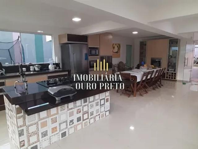 Casa com 4quartos á venda No Bairro Trevo!