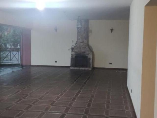 Casa com 500 m², 4 quartos sendo 3 suítes à venda no bairro Interlagos