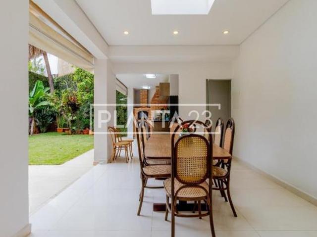 Casa com 523 m², 5 quartos sendo 3 suítes à venda no bairro Pacaembu