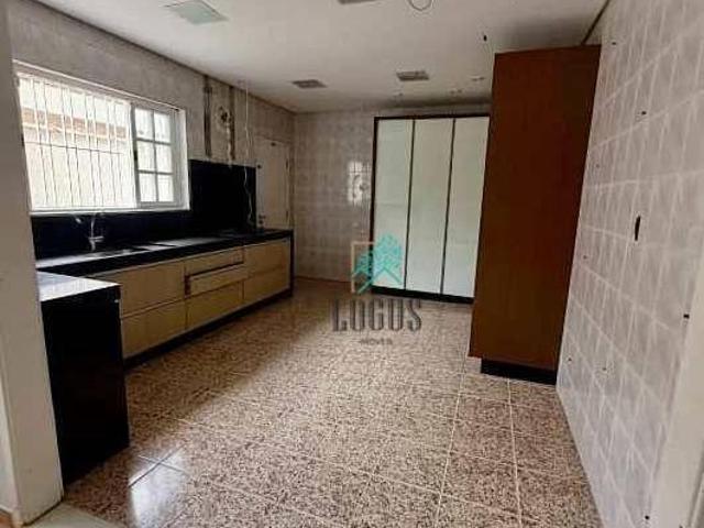 Casa com 525m² de Terreno, composto por 5 quartos, à venda por R$ 1.745.000