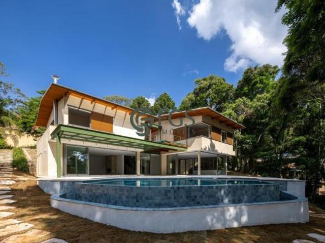 Casa com 536m² e 5 Suítes no Condomínio Porto de Ibiúna SP