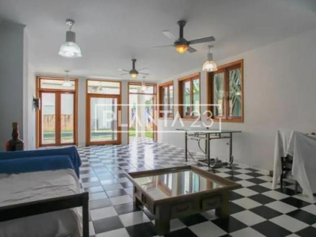Casa com 538 m², 6 quartos sendo 4 suítes à venda no bairro Vila Madalena