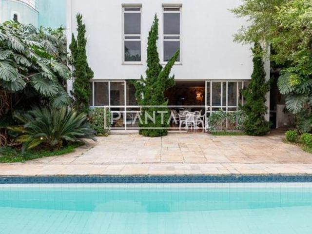 Casa com 541 m², 4 quartos sendo 2 suítes à venda no bairro Vila Madalena