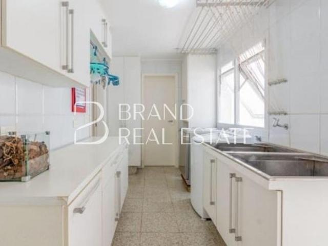 Casa com 550 m², 4 quartos sendo 2 suítes à venda no bairro Brooklin