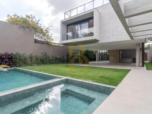 Casa com 560 m², 4 quartos sendo 4 suítes à venda no bairro Alto de Pinheiros