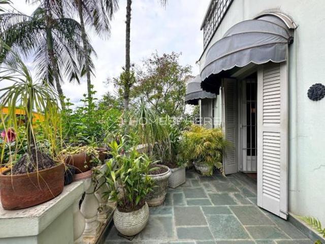 Casa com 560 m², 3 dormitórios, 3 vagas à venda no bairro Pacaembu