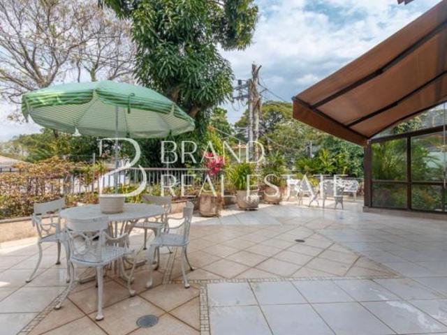 Casa com 565.0 m², à venda no bairro Pacaembu