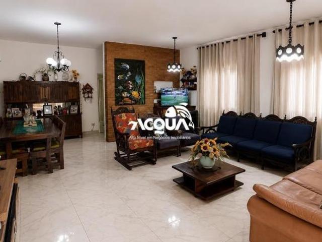 Casa com 568m² piscina à venda na Praia da Enseada