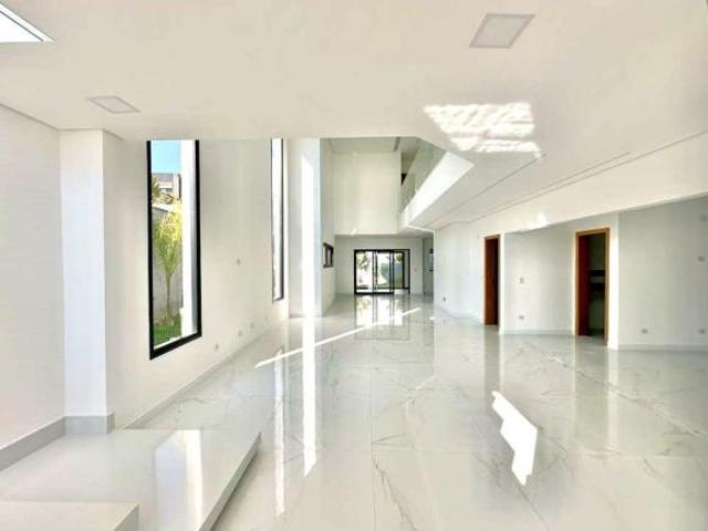 Casa com 575 m² e 3 quartos à venda em condomínio fechado na Granja Viana