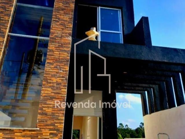 Casa com 5 dorm. 2 suítes, 5 banheiros, 3 vagas condomínio fechado