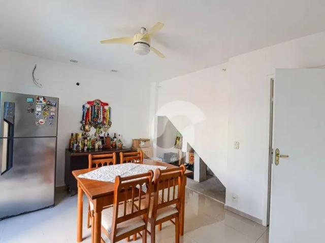 Casa com 5 dormitórios à venda, 260 m² por R$ 1.400 mil Piratininga Niterói/RJ