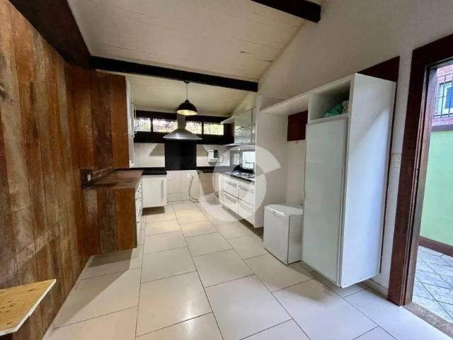 Casa com 5 dormitórios à venda, 200 m² por R$ 2.290.000,00 Itacoatiara Niterói/RJ