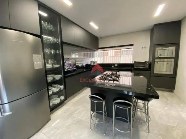 Casa com 5 dormitórios à venda, 360 m² por R$ 3.200.000,00 Urbanova São José dos Campos/SP