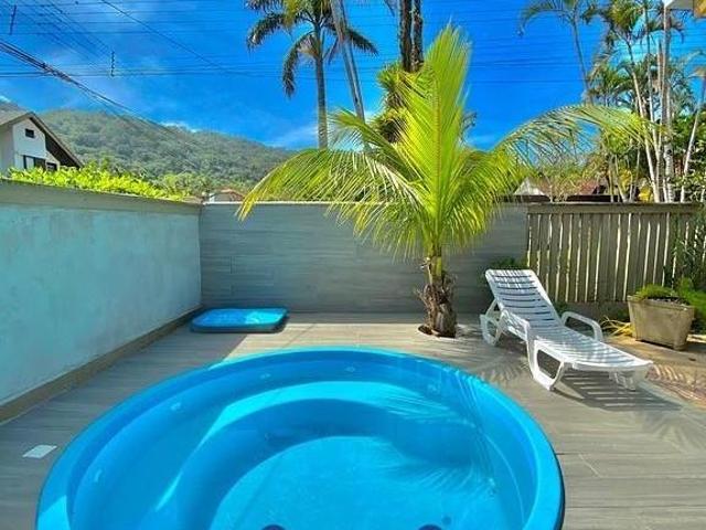 Casa com 5 dormitórios na Prainha