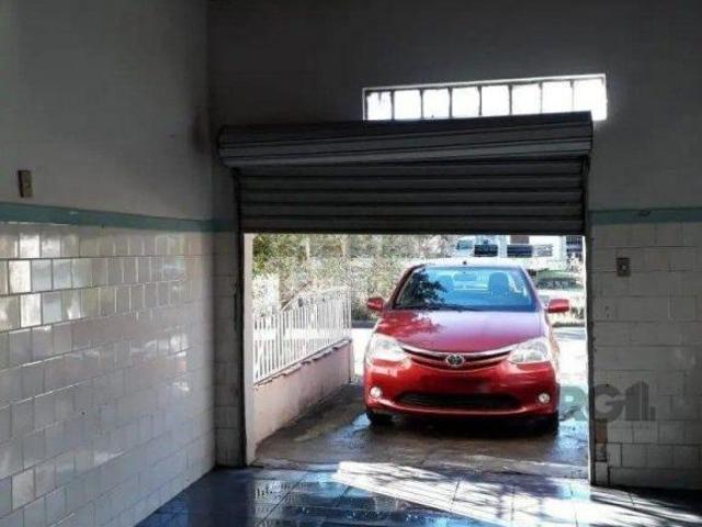 Casa com 5 dormitórios no bairro Passo das Pedras Porto Alegre